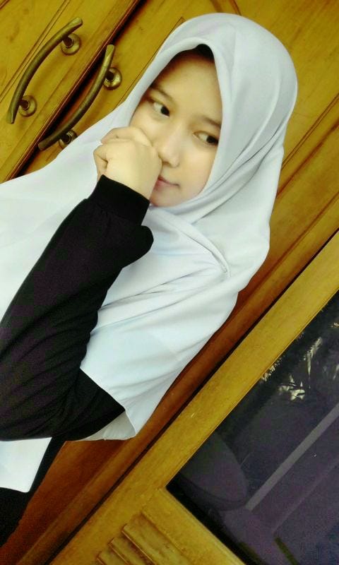 Anastasya Ayu Anggita – Medium