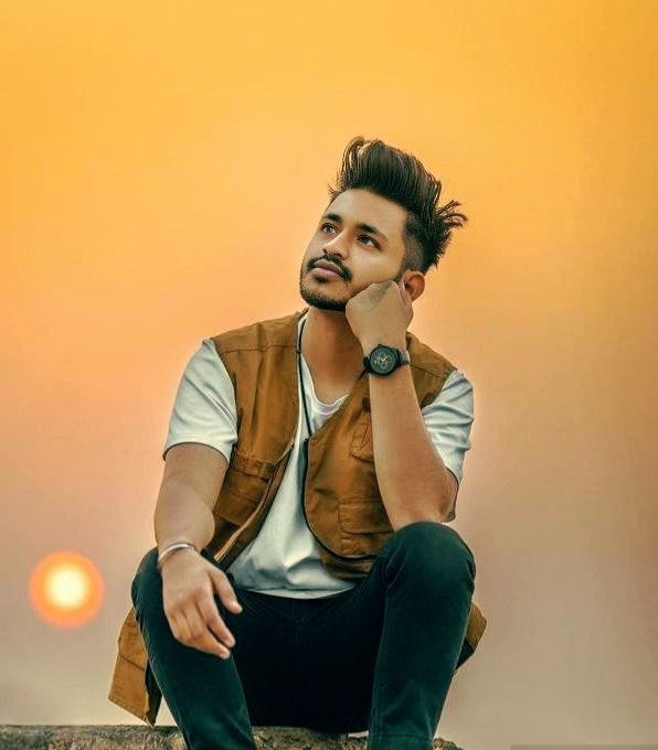 Emrul Kayes – Medium