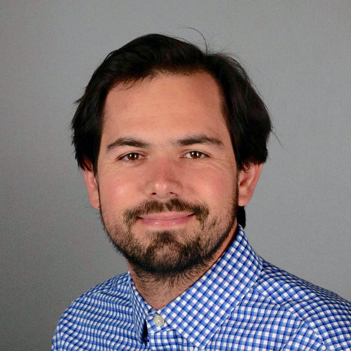 Gray Smith – Medium