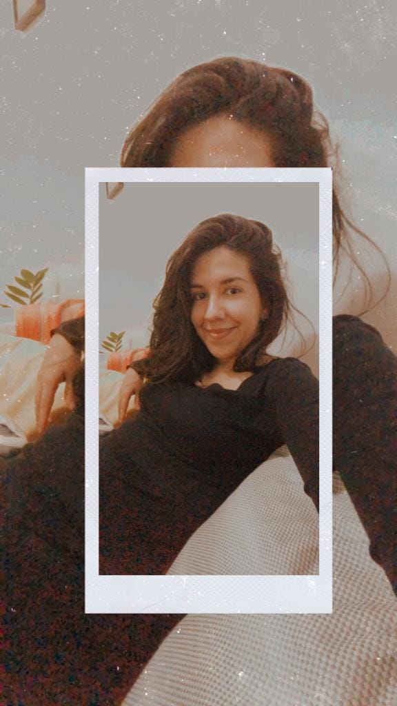 Marcella Fernandes – Medium