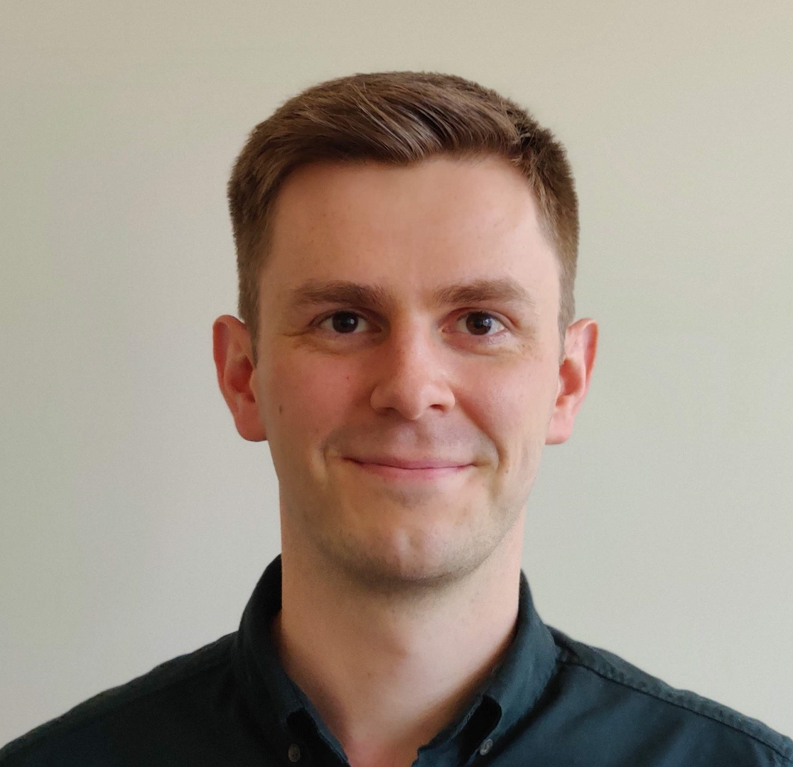 Tom Humphries – Medium