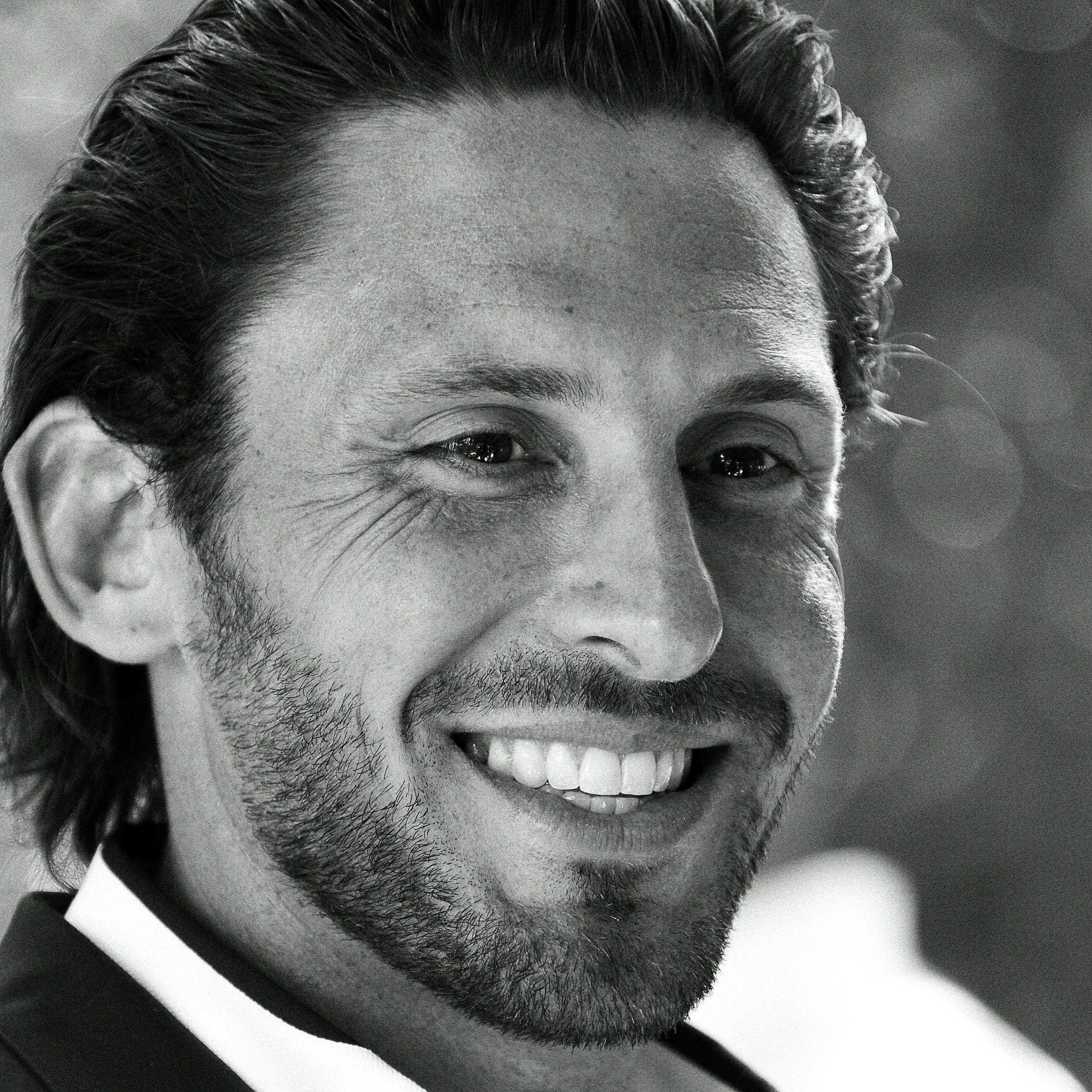 Jordan Wolfe – Medium