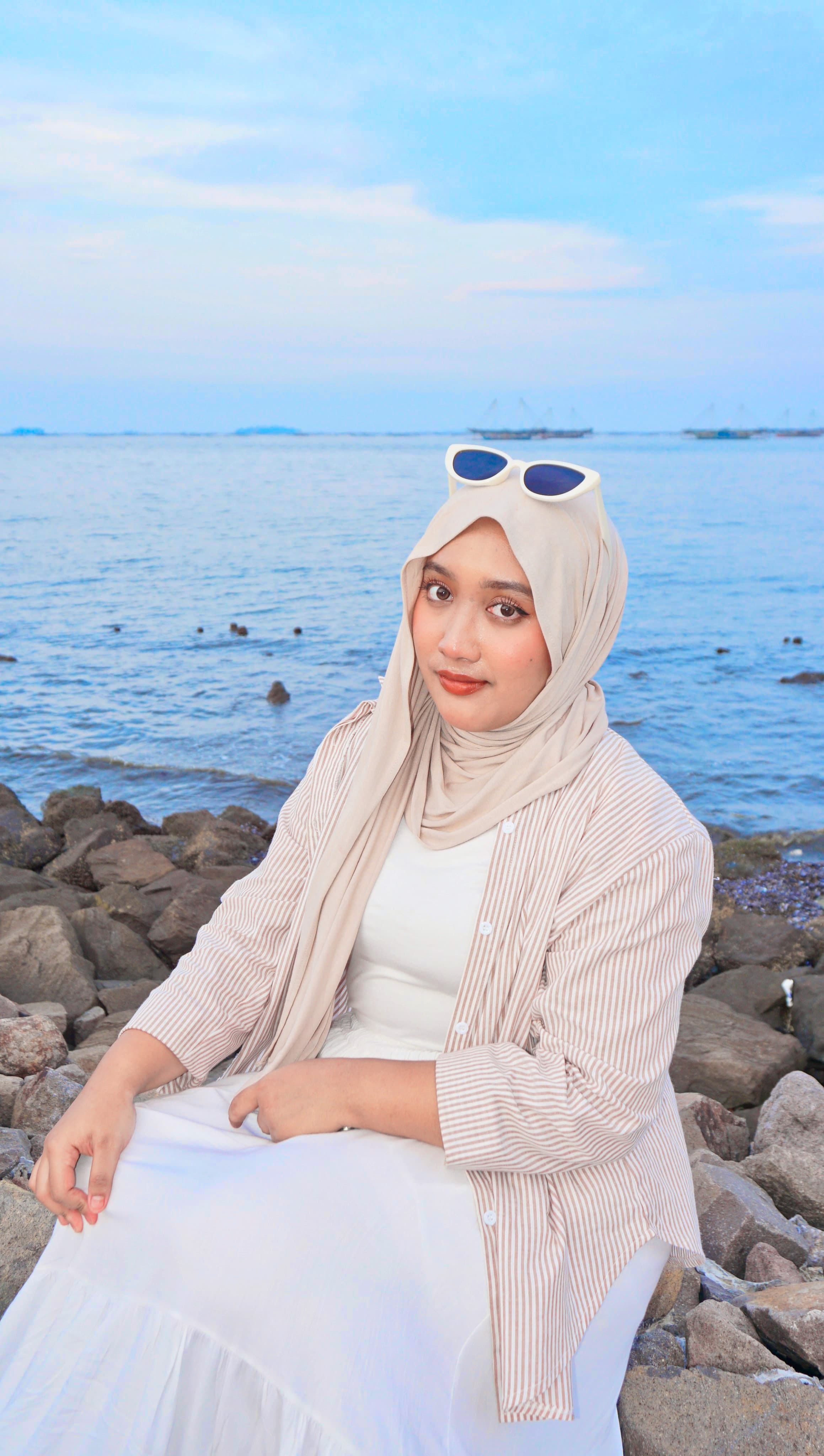 Alfidhiya Amany Ramli – Medium