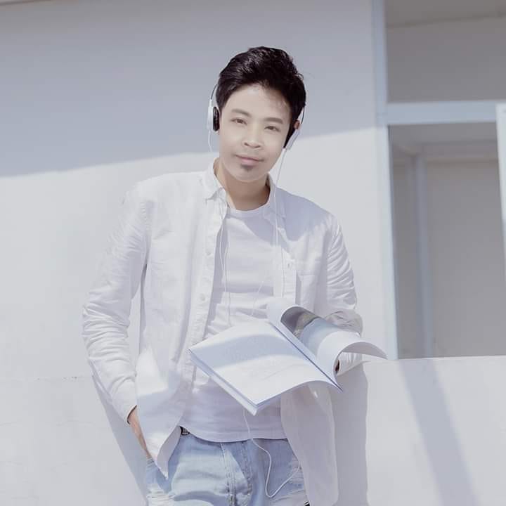 Jay Ahr Medez – Medium