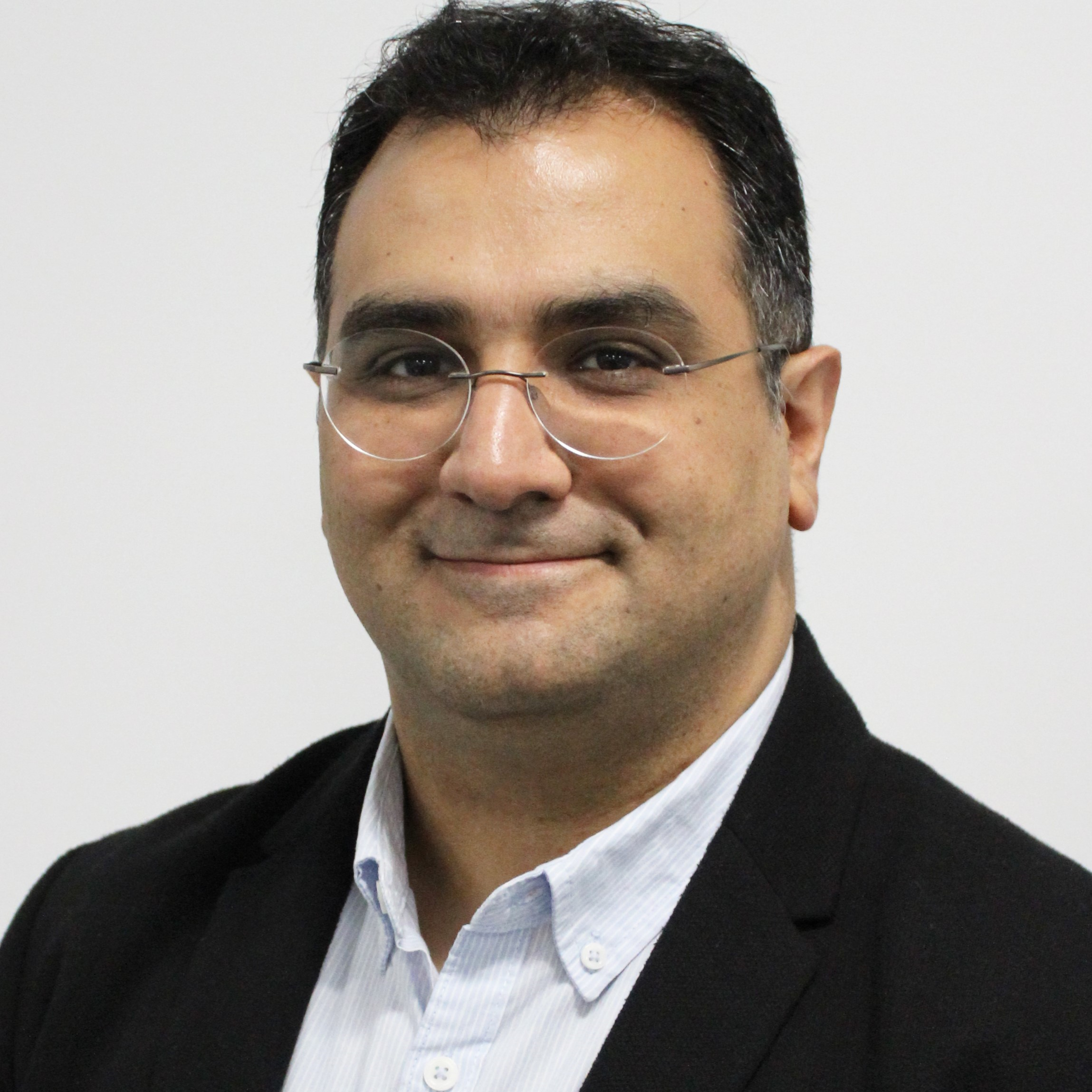 Navid Nazhand – Medium