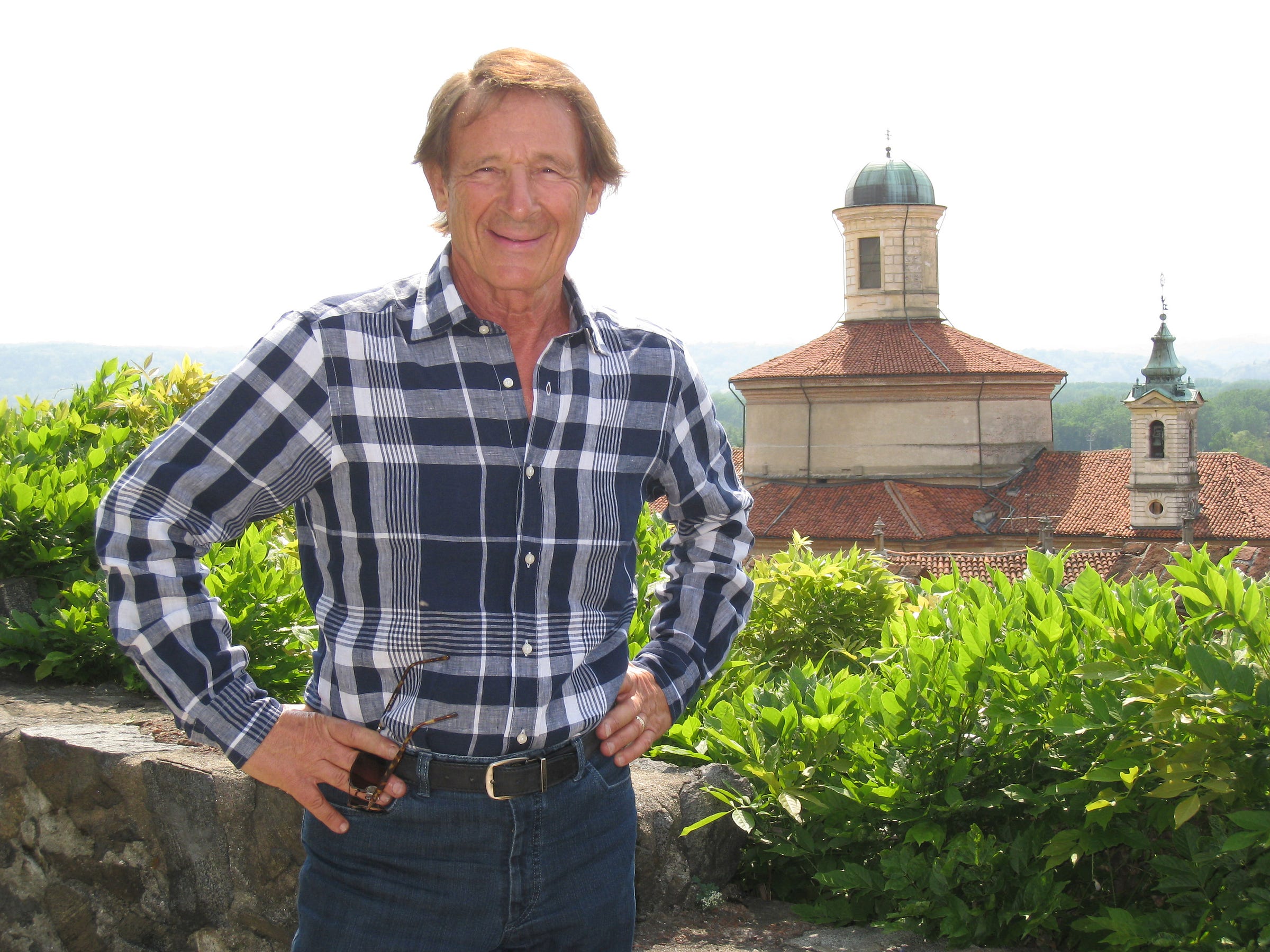 Peter H Thomas – Medium