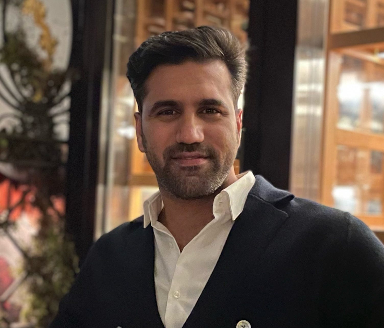 Mohd Nazari – Medium