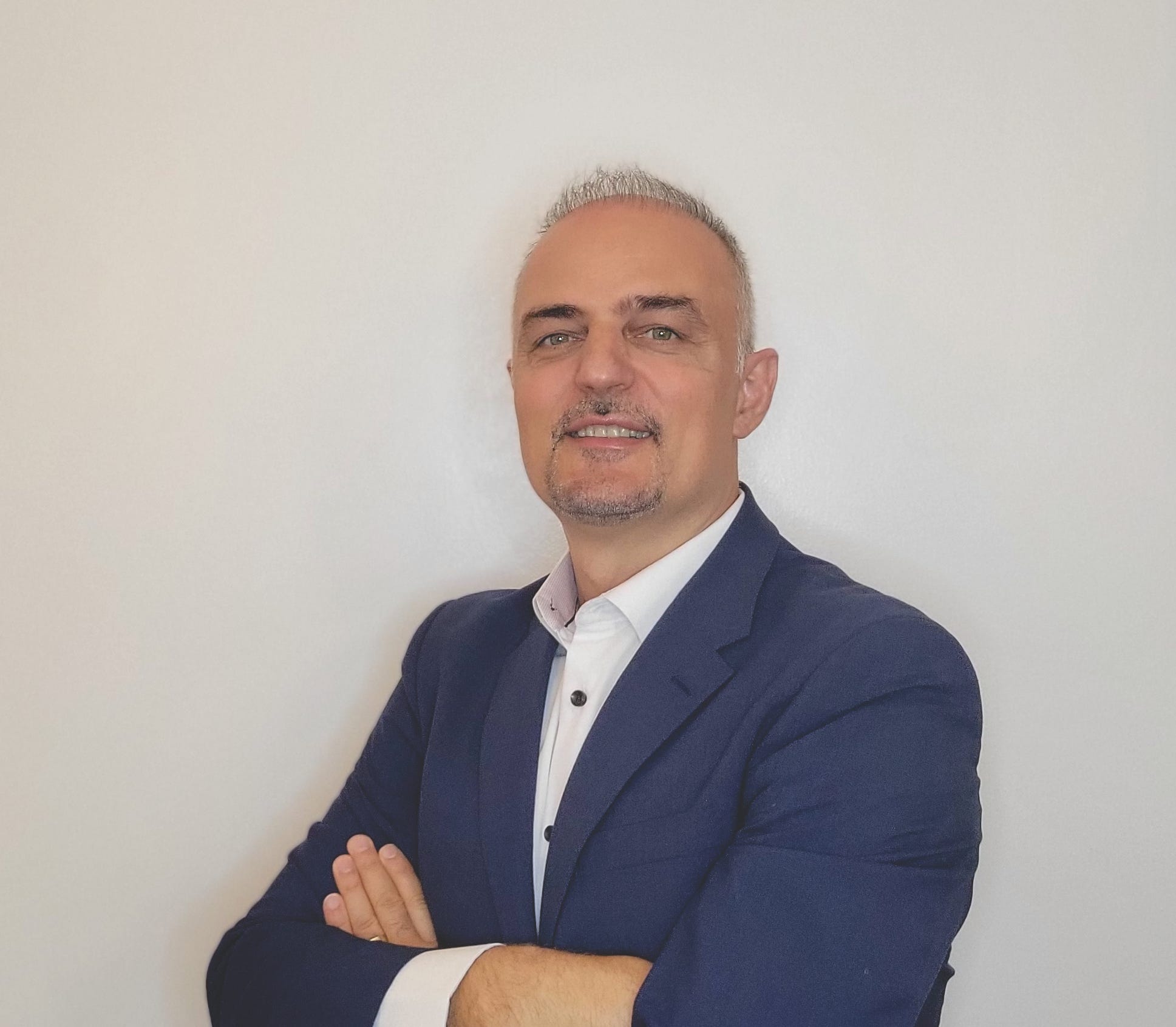 Ciprian Porutiu – Medium