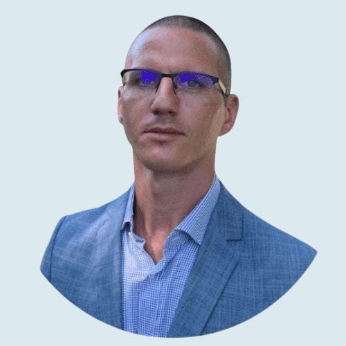 Alex Banica – Medium