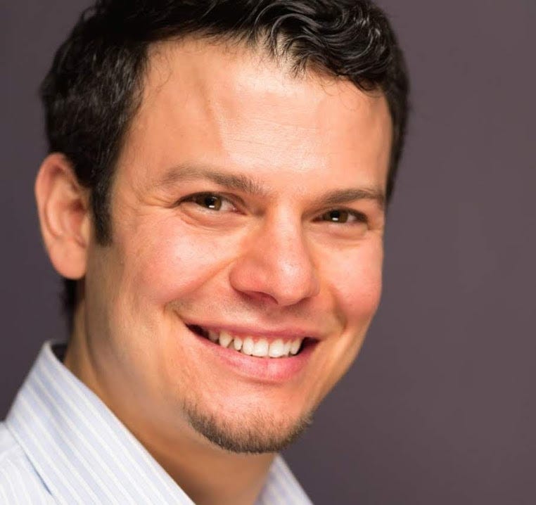 Edward Castaño – Medium