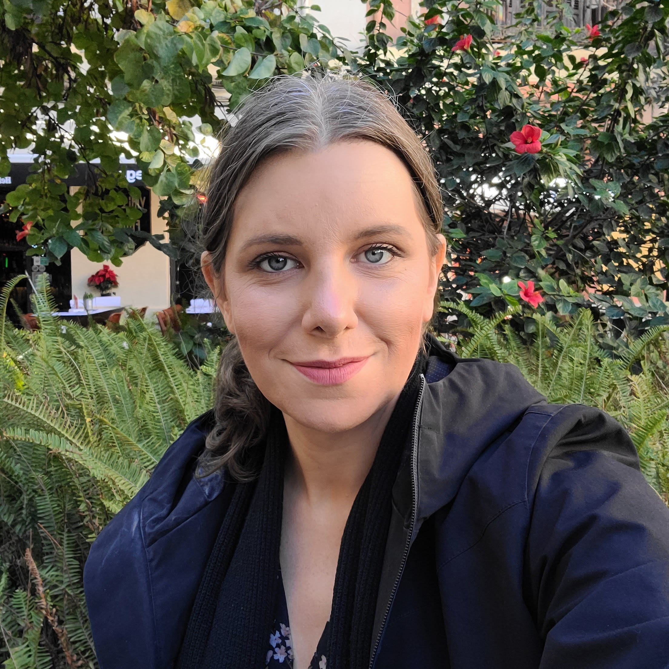 Victoria Grey – Medium