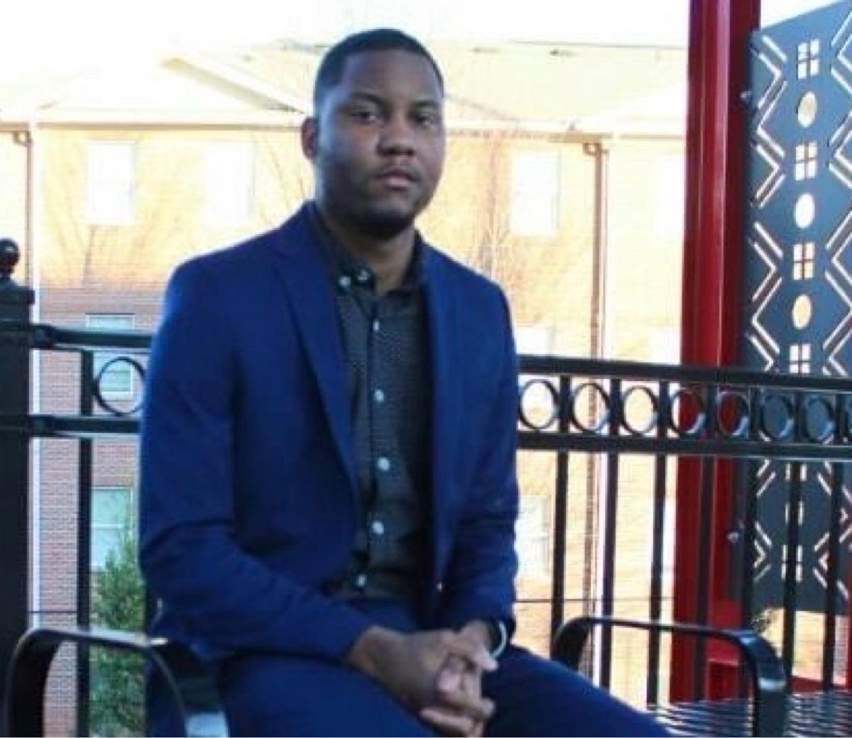 Leon Valentine – Medium