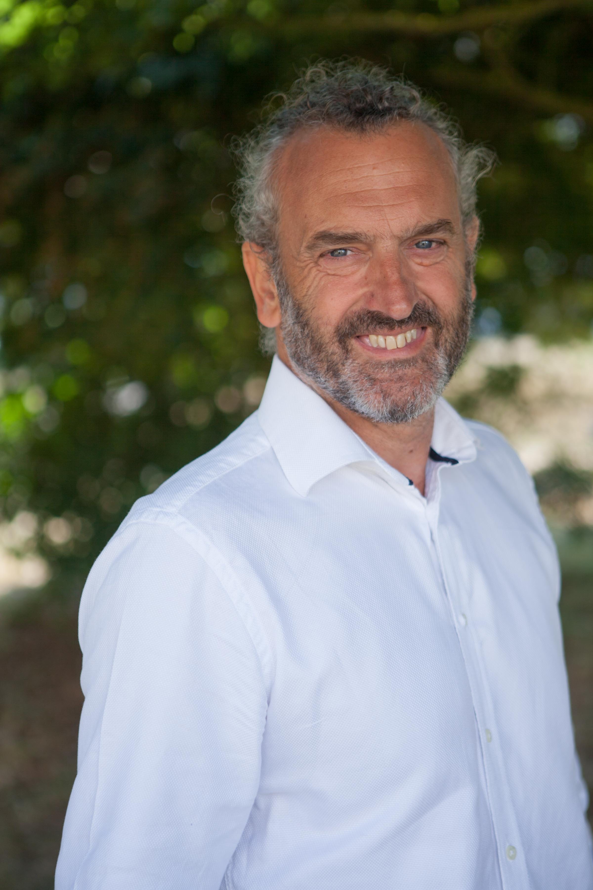 Selwyn Warren – Medium