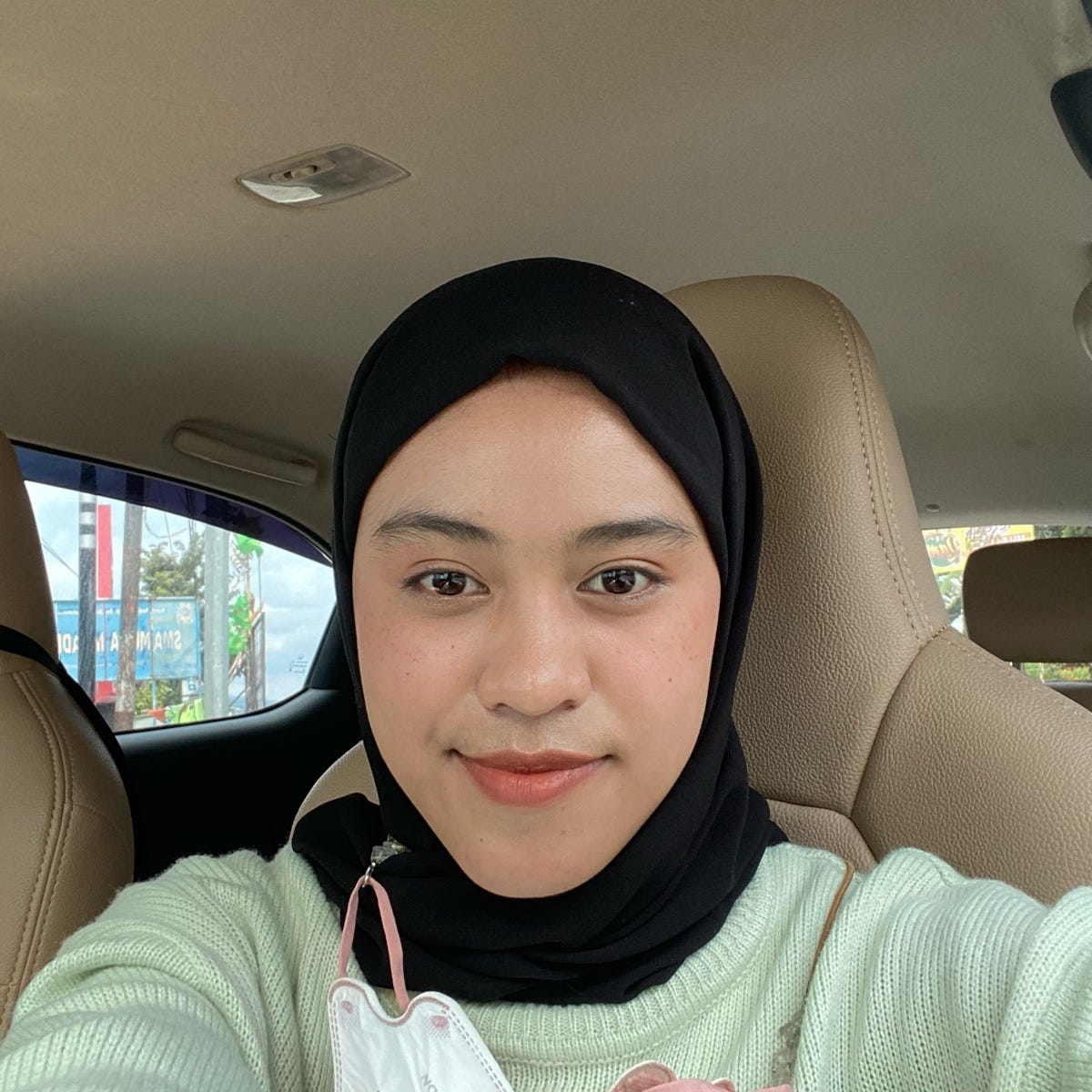 Ellina Fahra – Medium