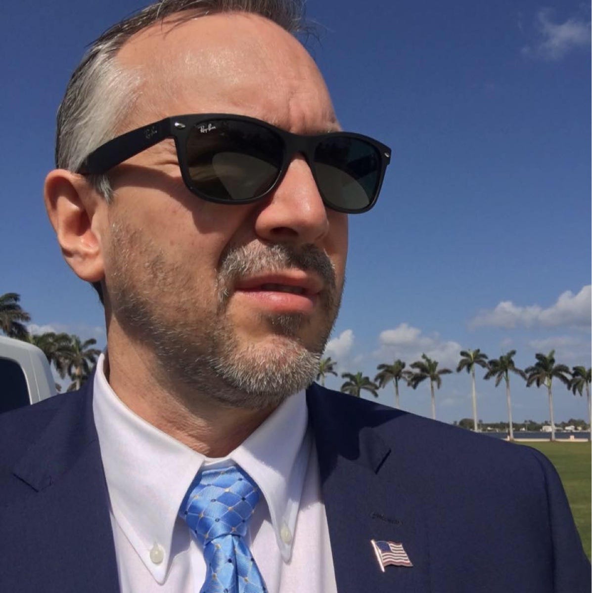 John Gilbert – Medium