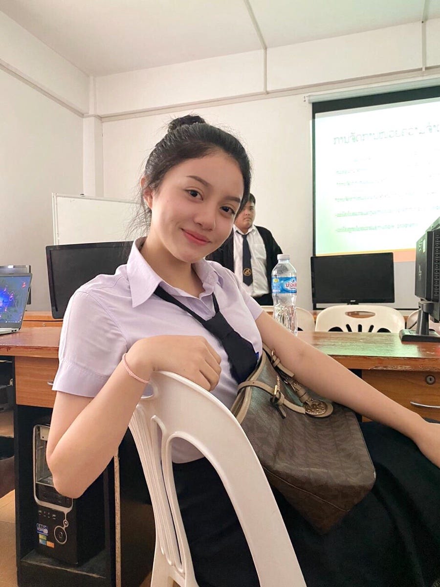 Paeng Phetarphone – Medium