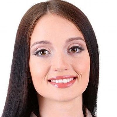 Shayla Mitchell – Medium