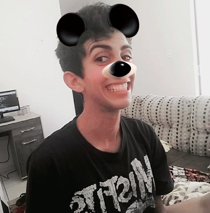 Lucas Marques – Medium