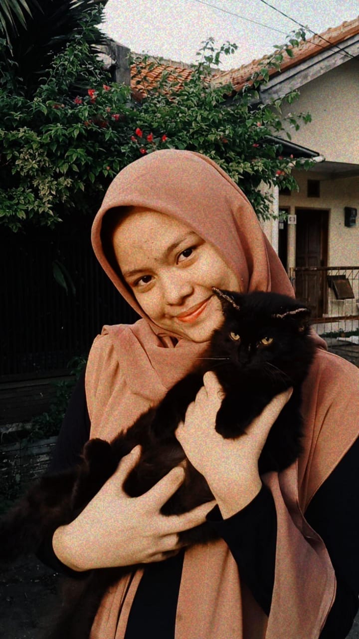 Farisa Hasya Qinthari – Medium