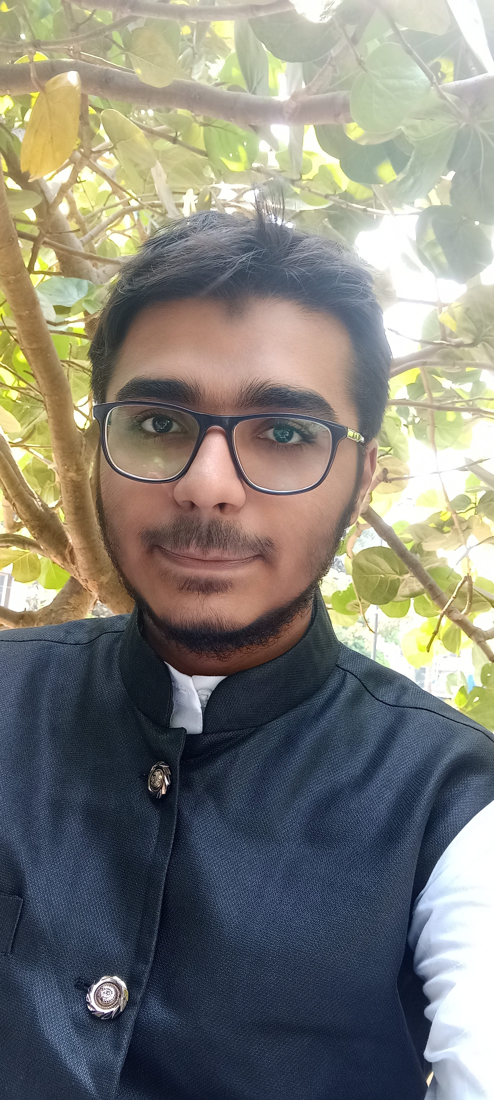 Yasin Alyani Medium yasin-alyani-medium