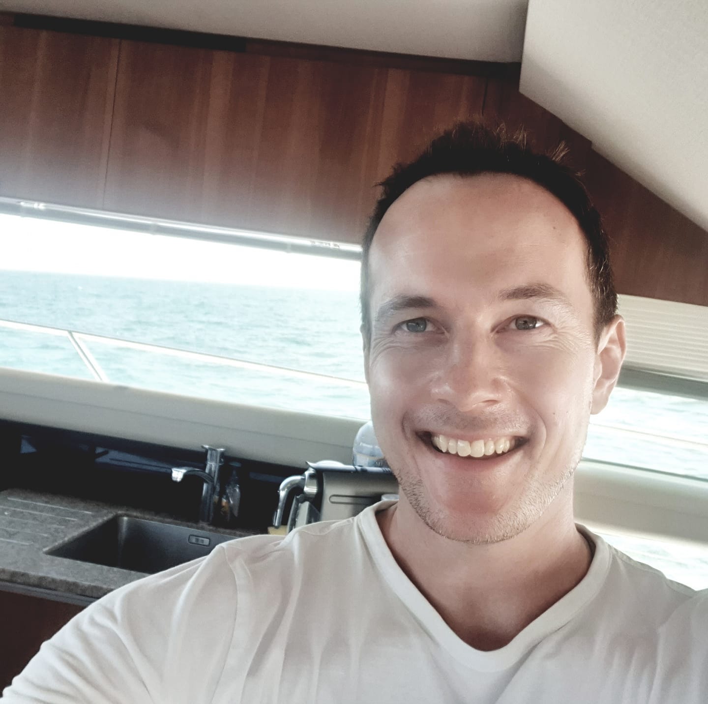 Serj Podolskiy – Medium