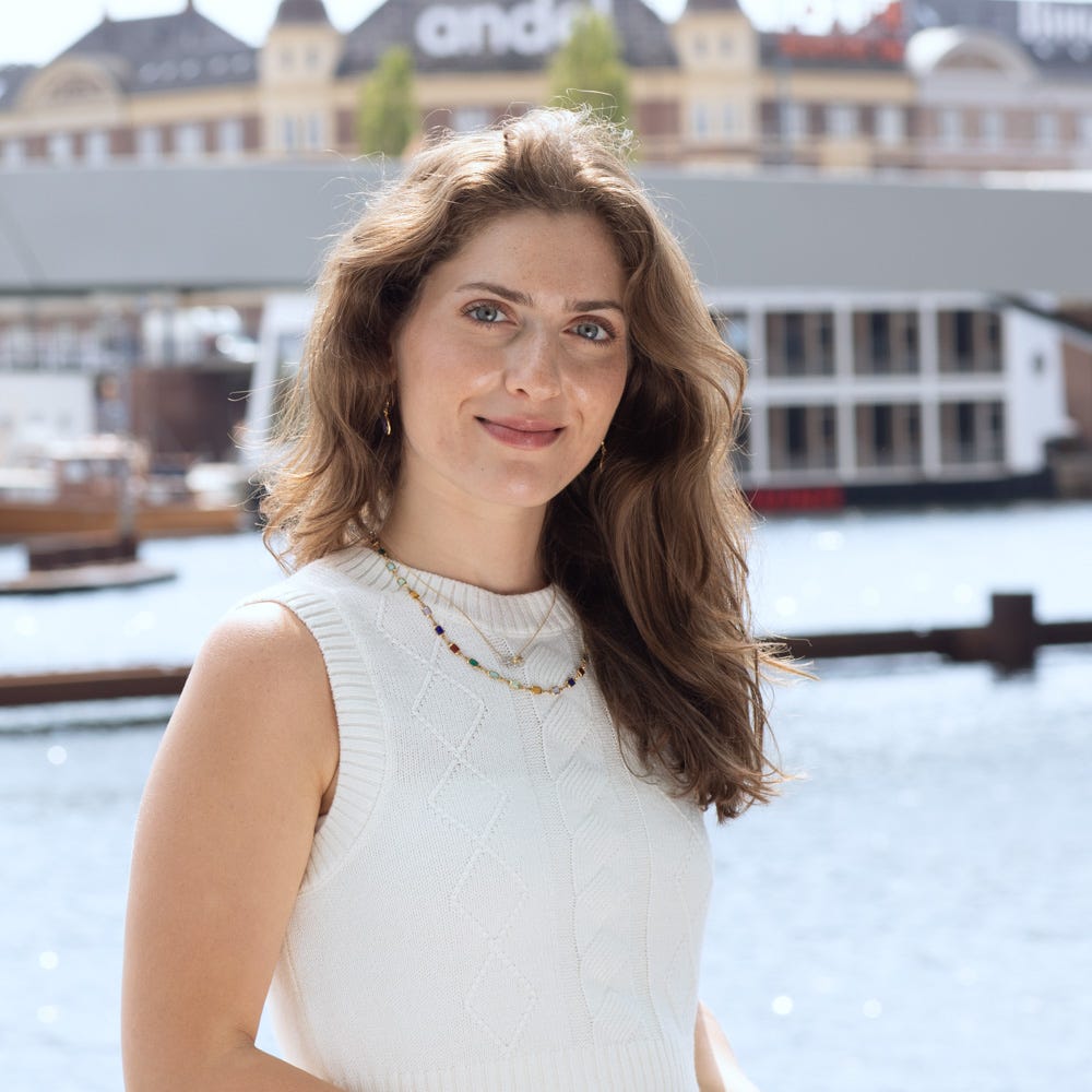 Sara Hamzeh – Medium