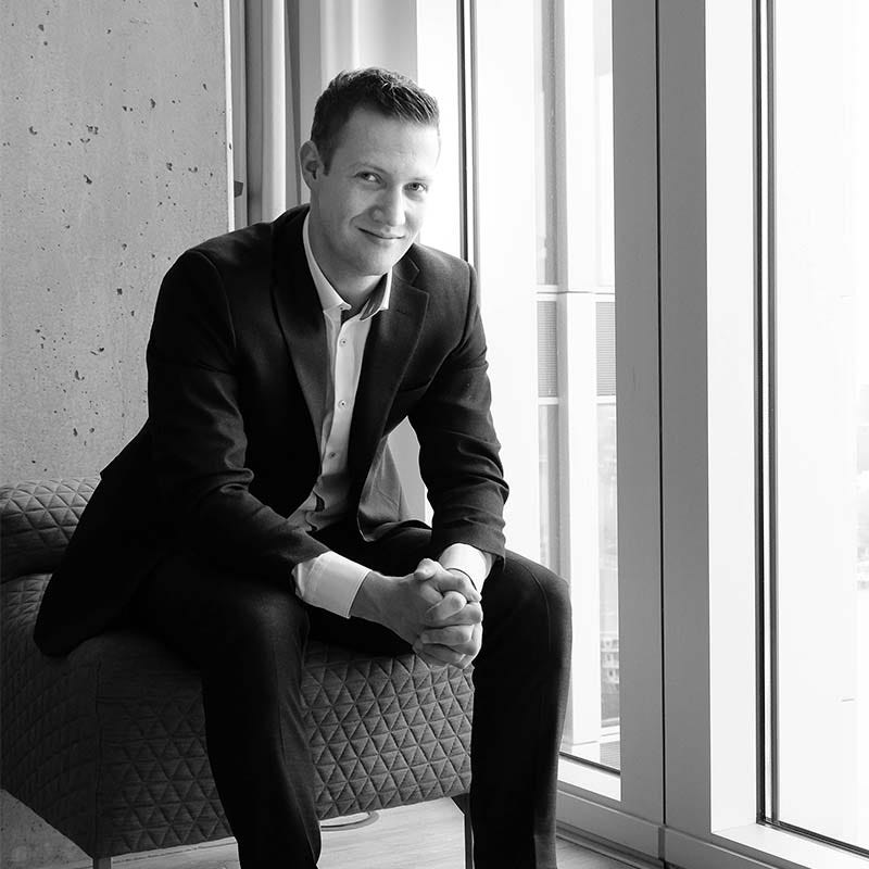 Ricky Wolff – Medium