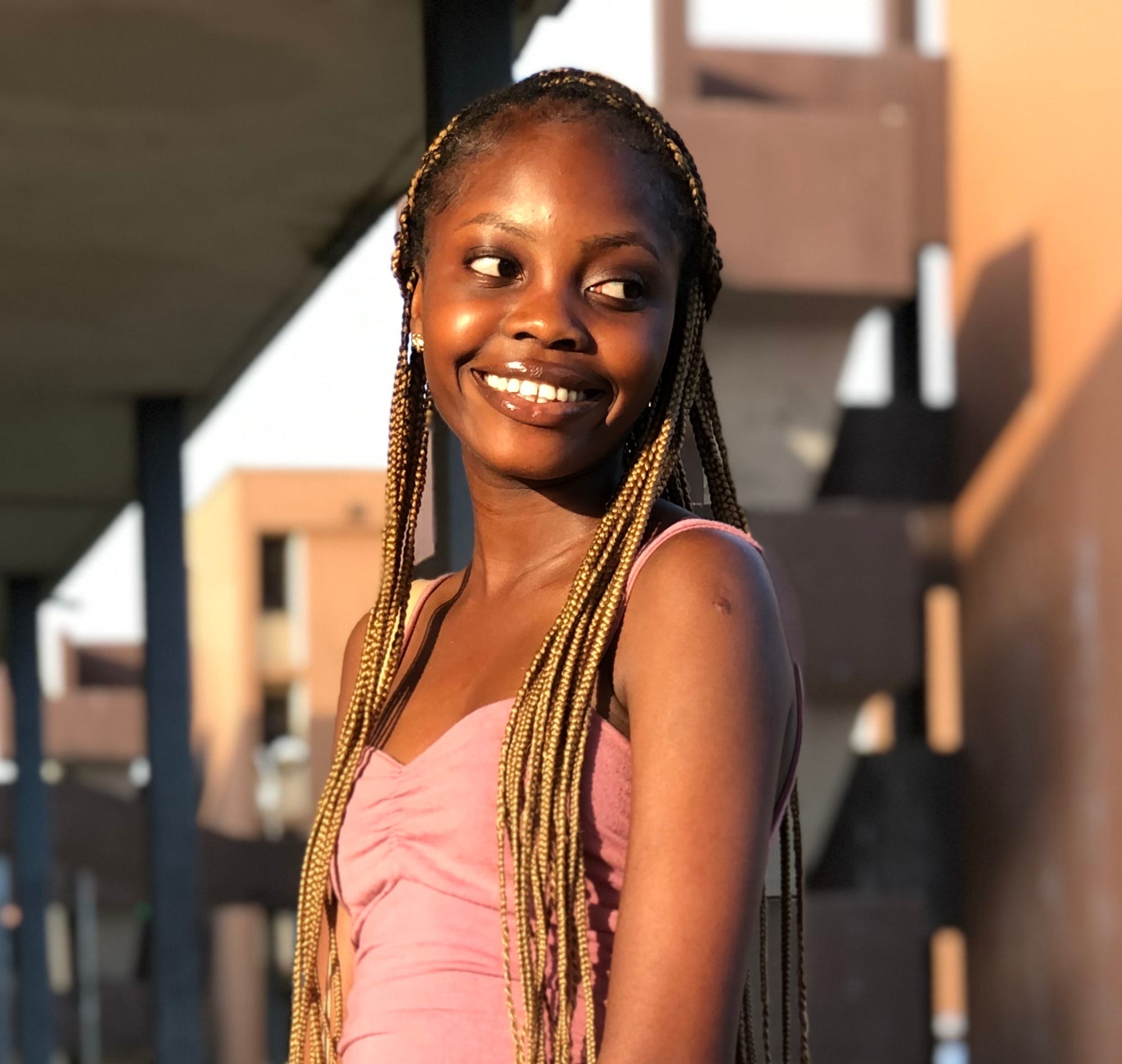Akhigbe Olohita – Medium