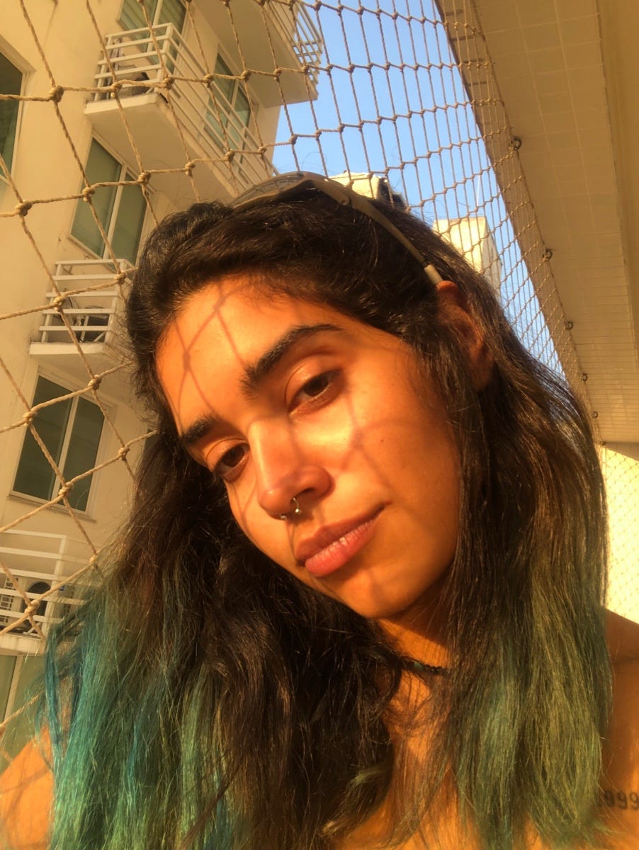 Helena Aragão – Medium