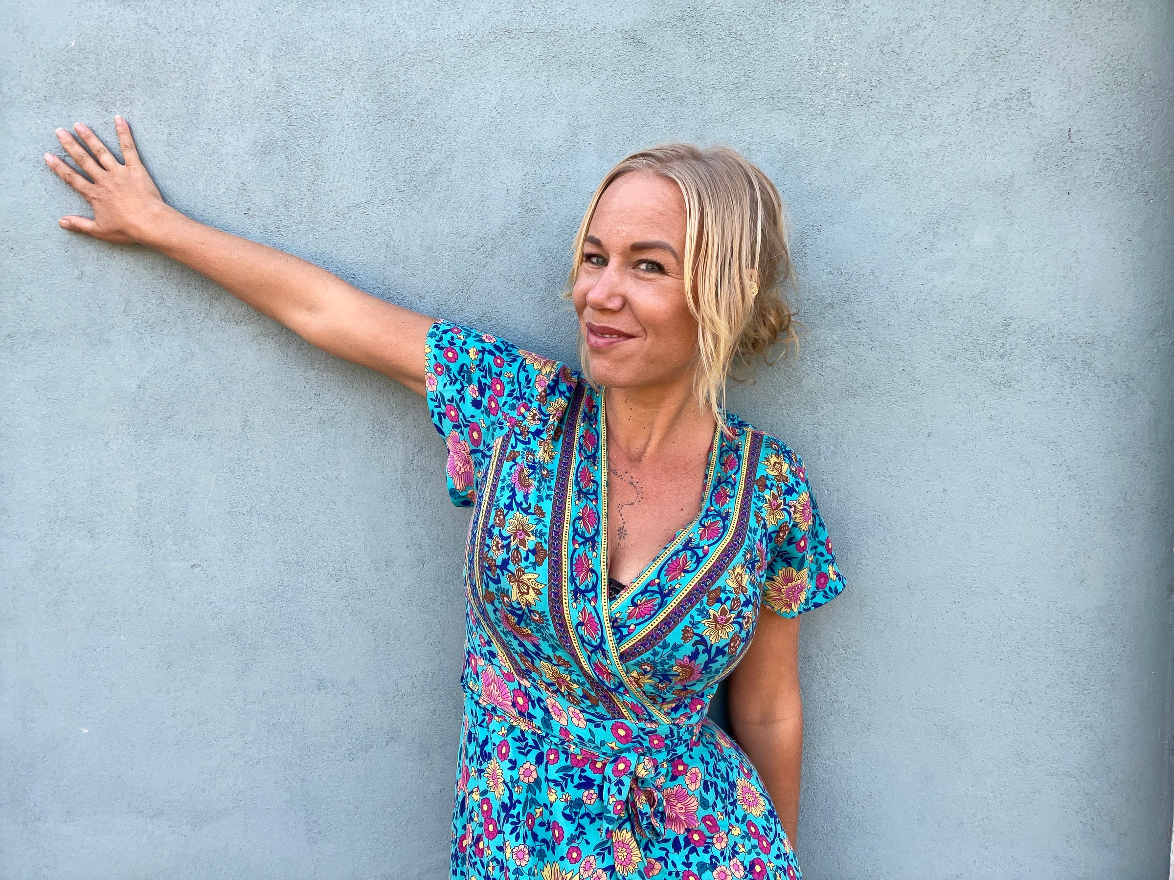 Lola Holmes – Medium
