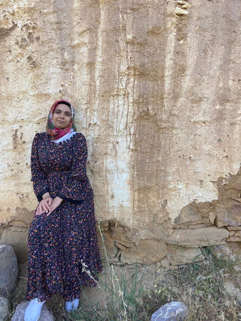 Gülnisa Aslan – Medium