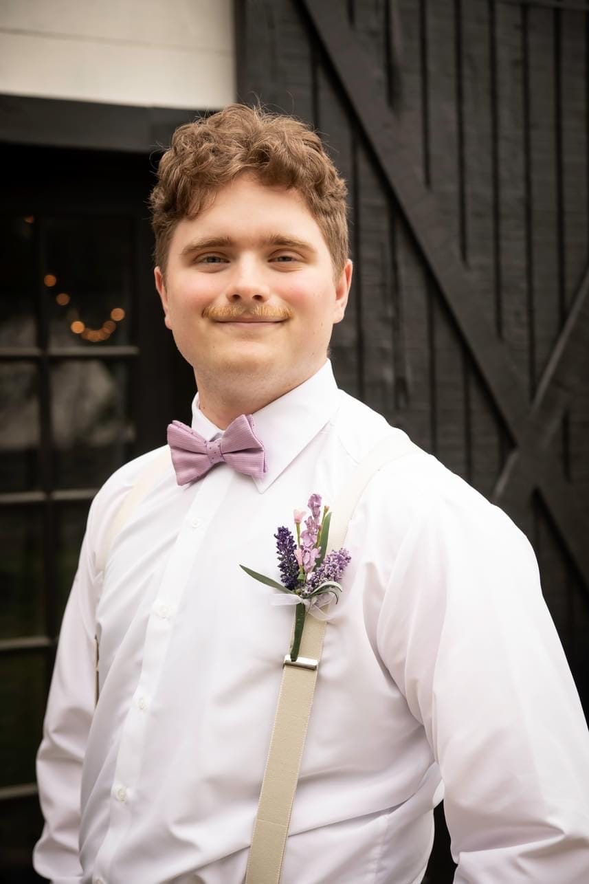 Avery Lewis – Medium