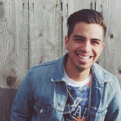 Ricky Navarro – Medium