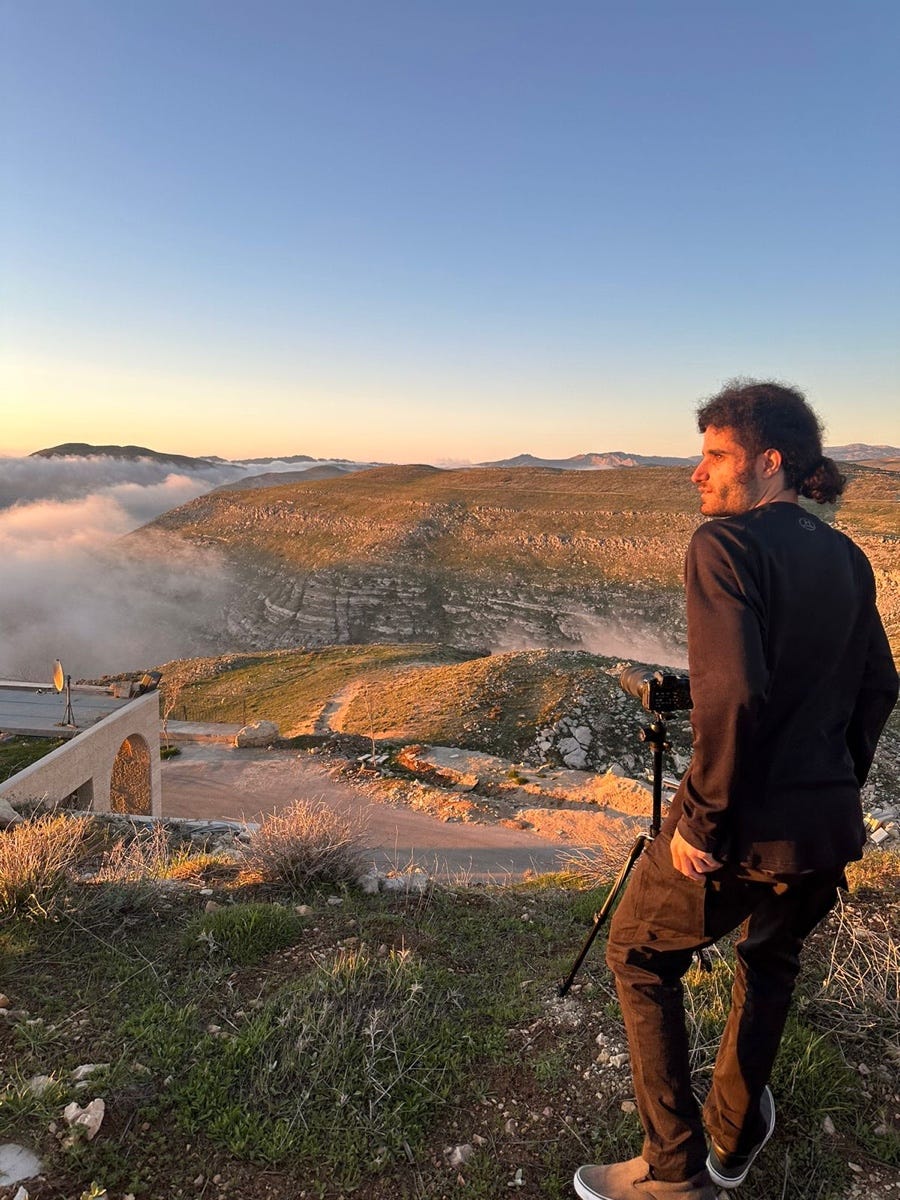 Nader Kasfy – Medium