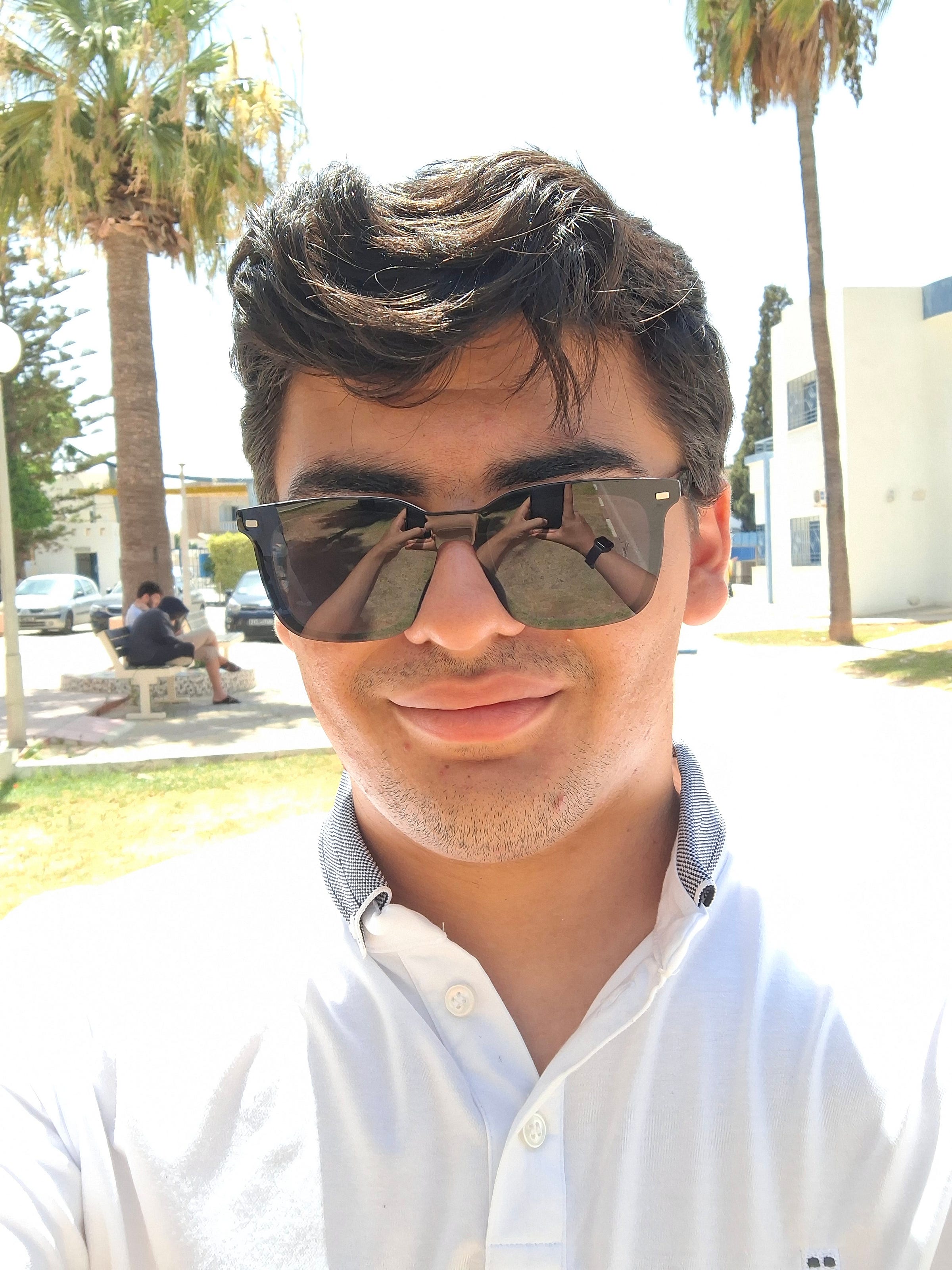 Fares Mami – Medium