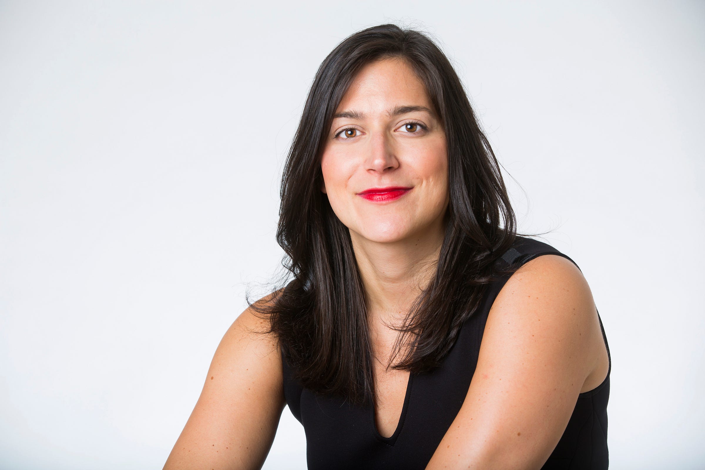 Victoria Comella – Medium