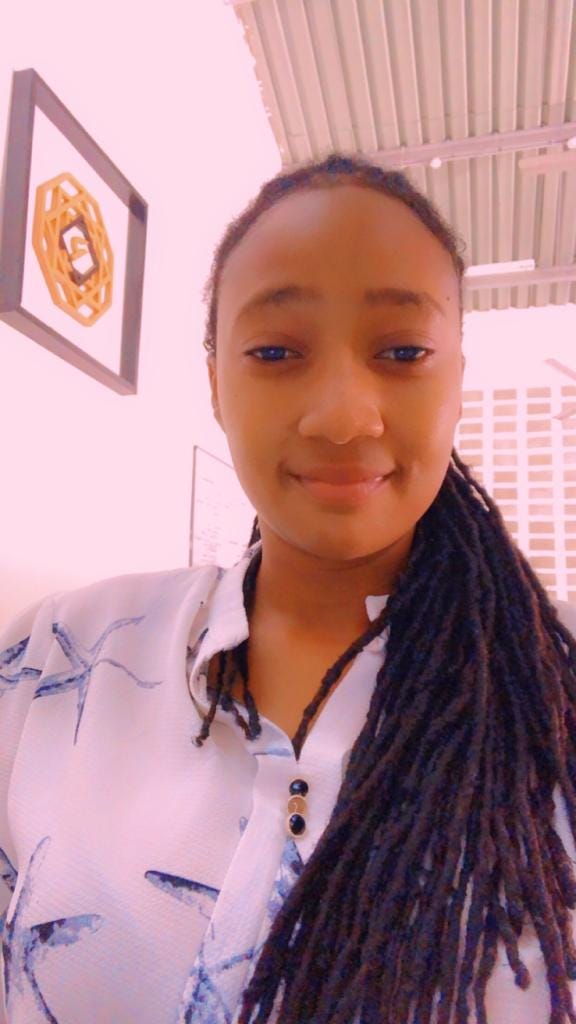 Cynthia Wainaina – Medium
