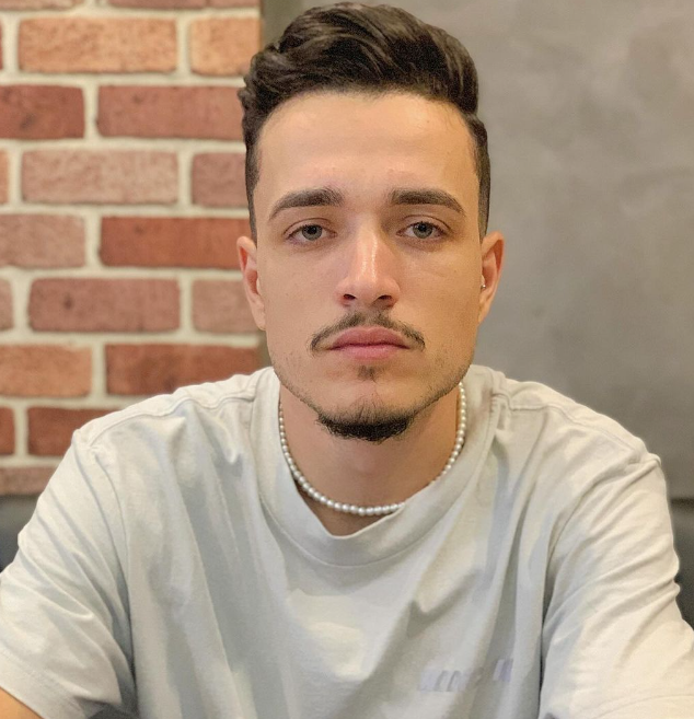 Juliovictor – Medium