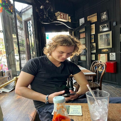 Louis Flint – Medium