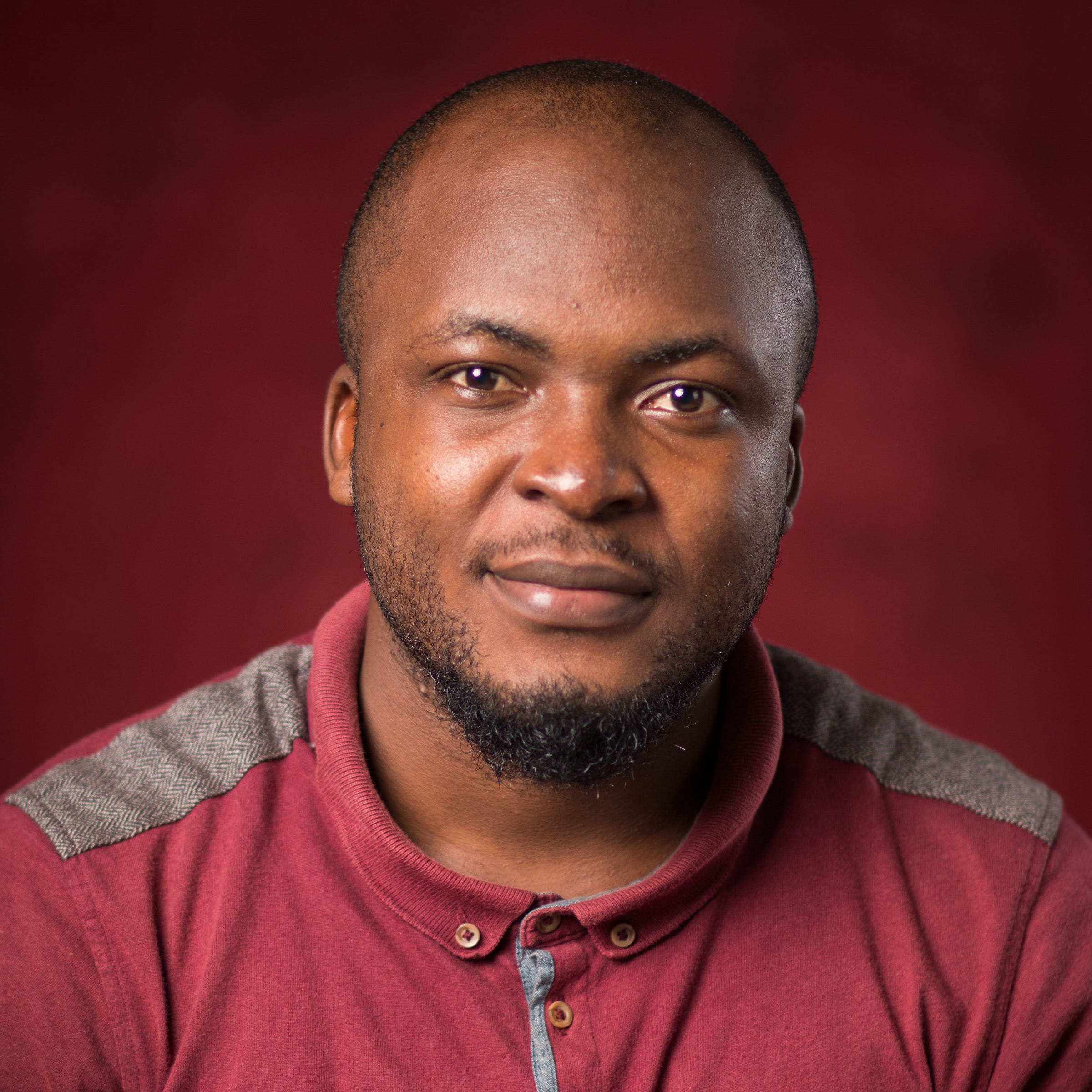EZE, Gabriel – Medium