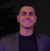 VICTOR GOMES – Medium