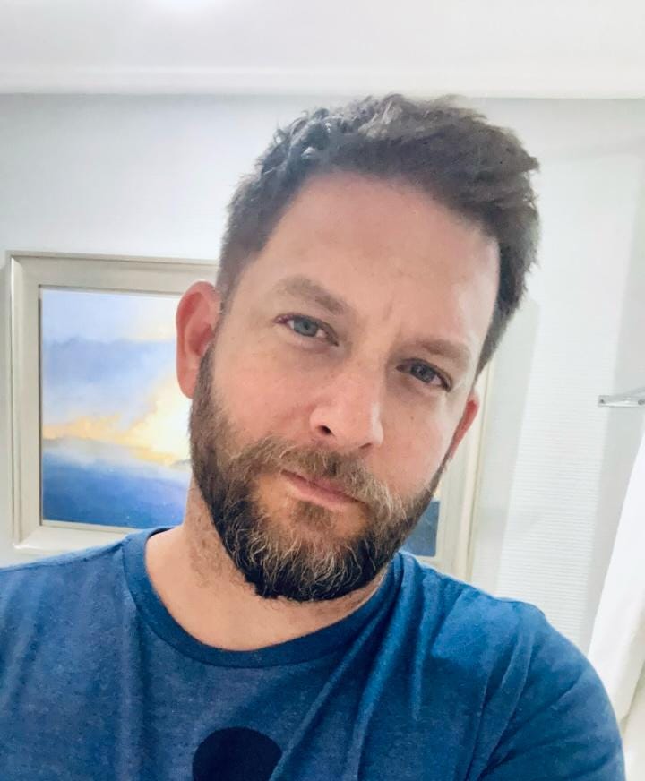Russell Edwards – Medium