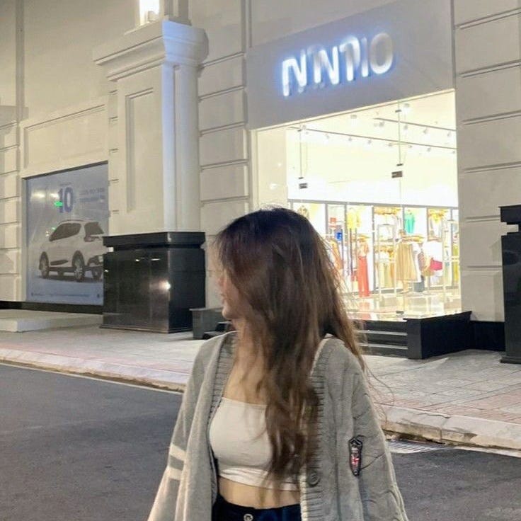 Ava Johnson – Medium