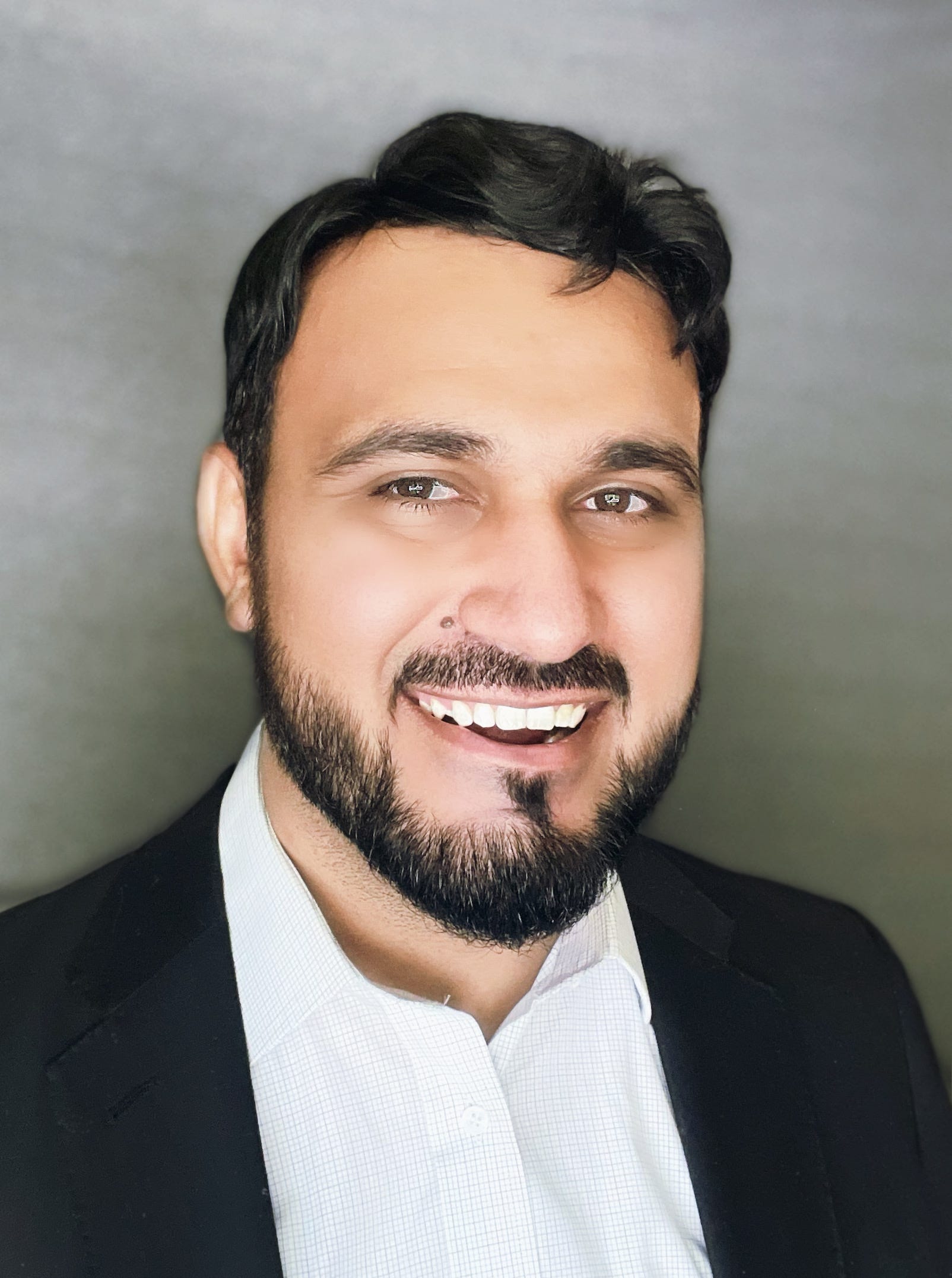 Mustafa Baluch – Medium