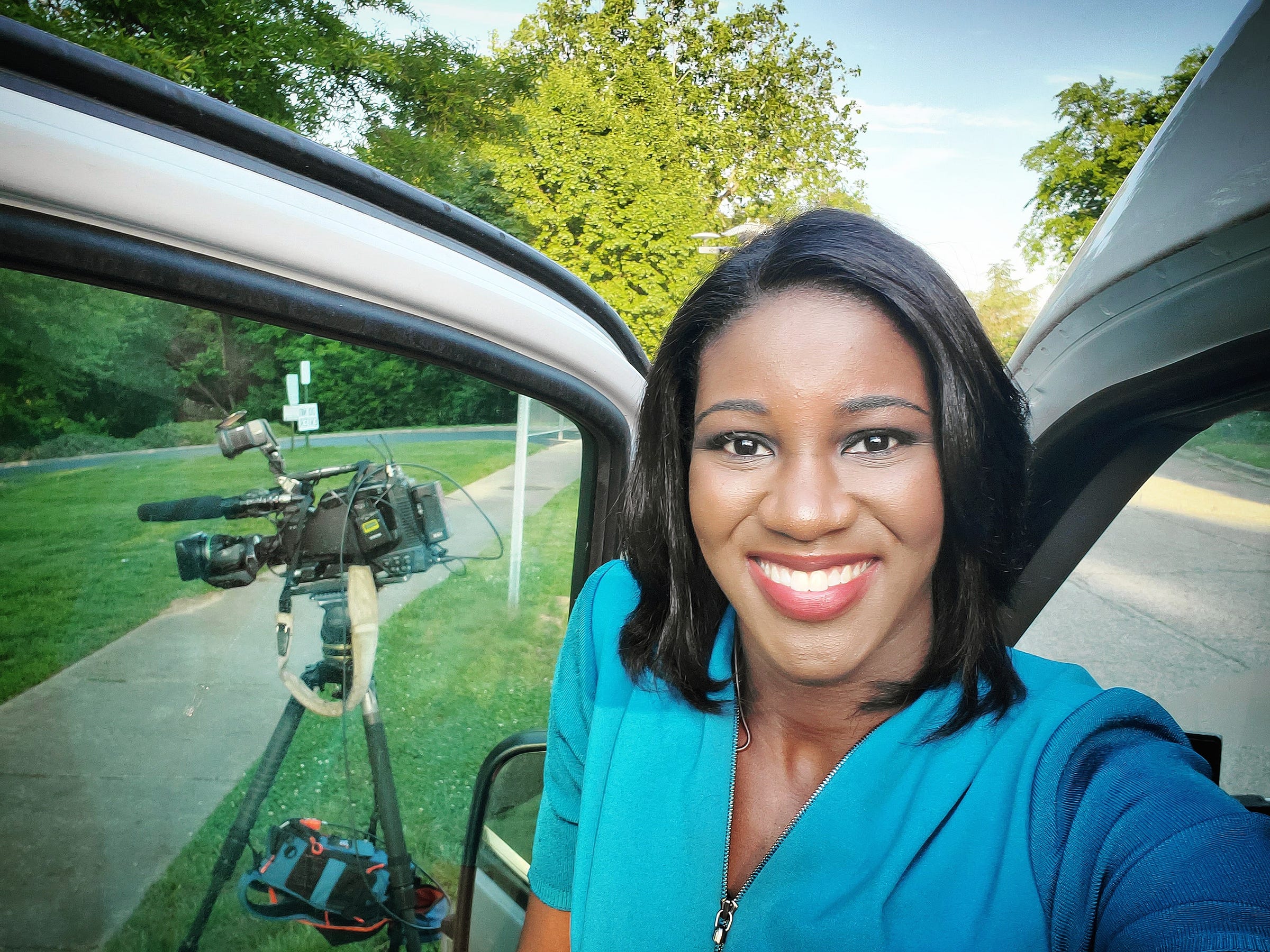 Emmy Victor – Medium