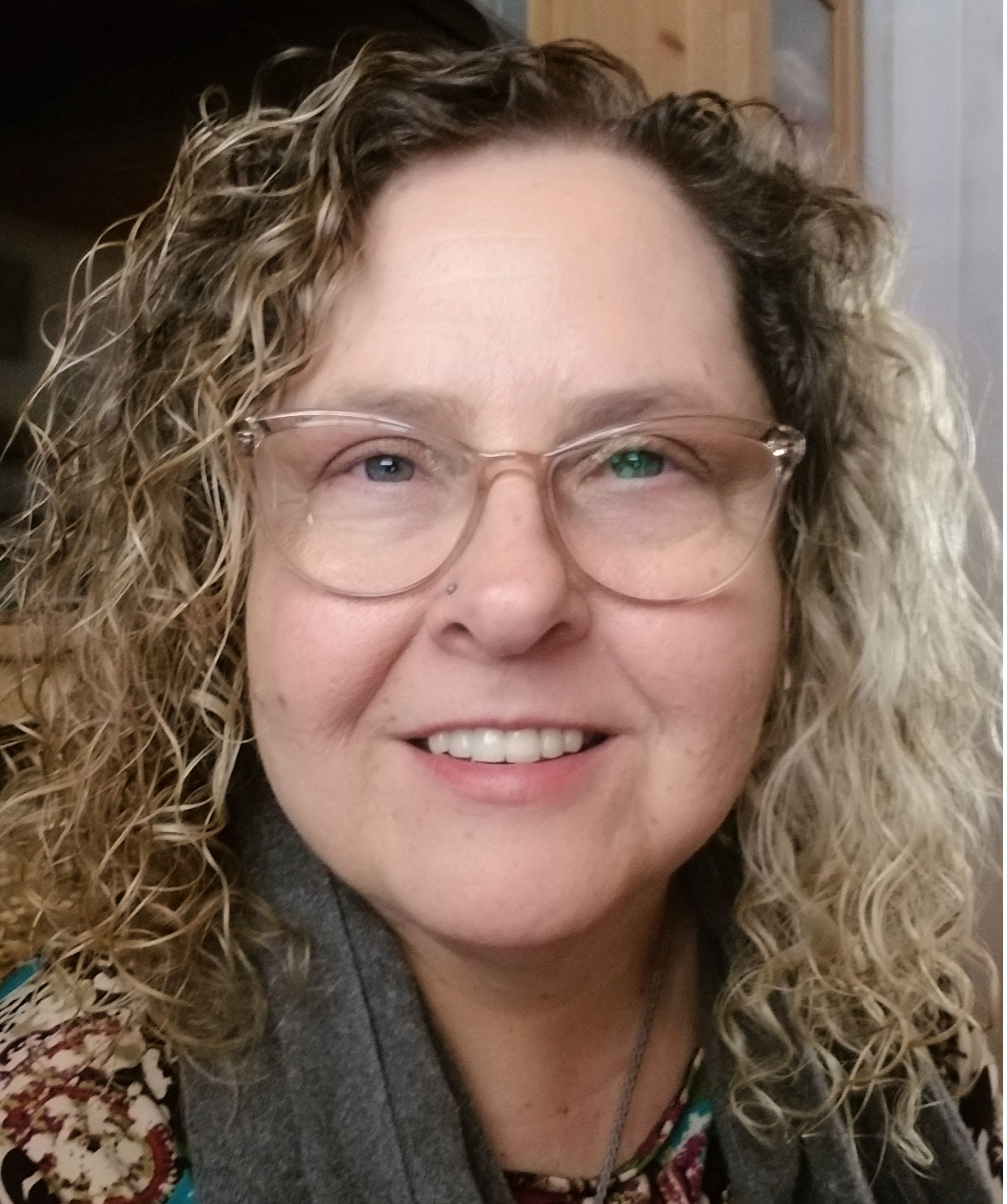 Michelle Wolff – Medium