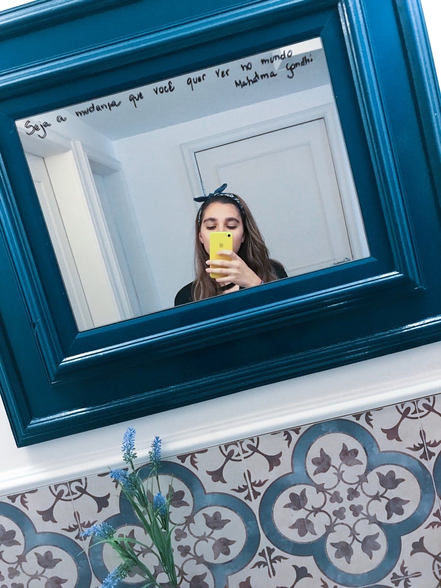 Isabel Lisboa – Medium