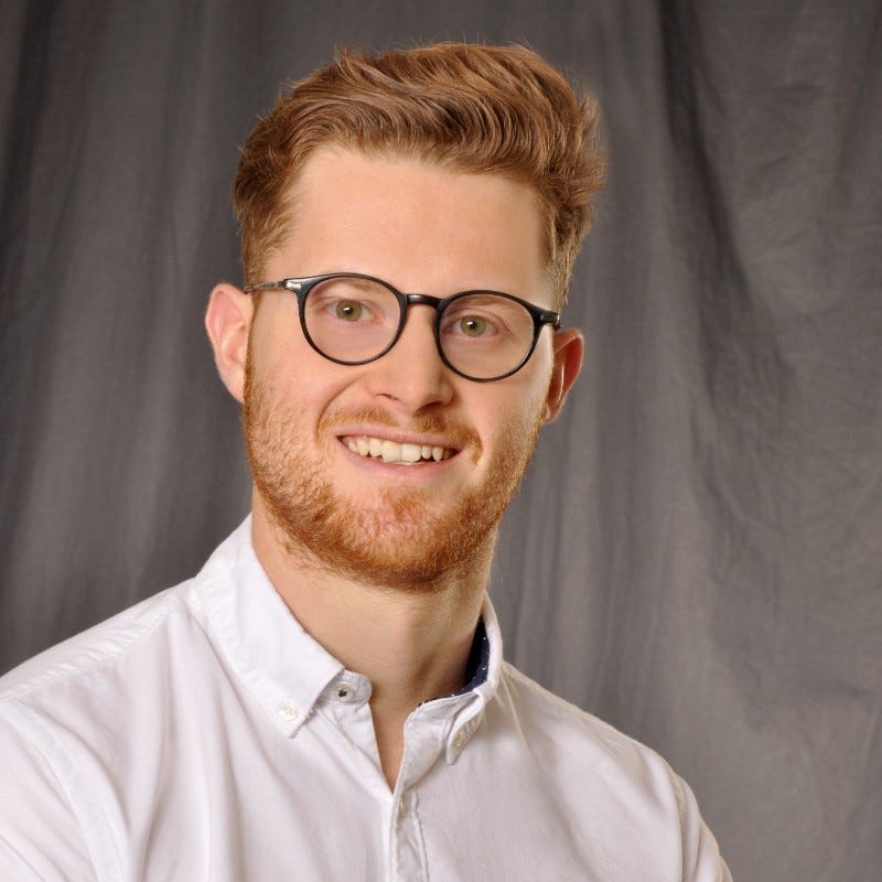 Simon Schmitz – Medium