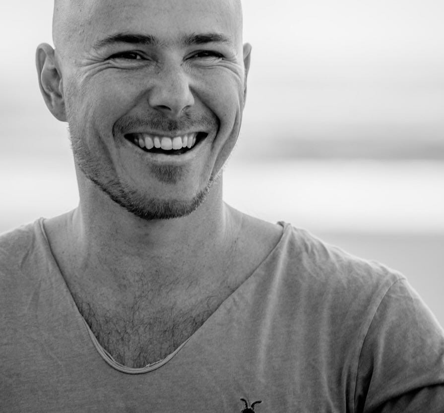 Matt Dickinson – Medium