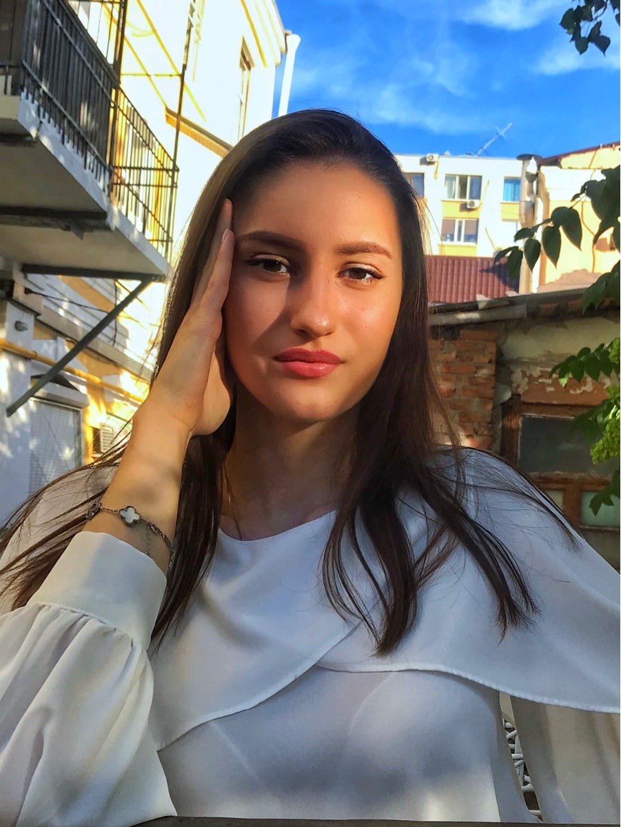 Viktoriia – Medium